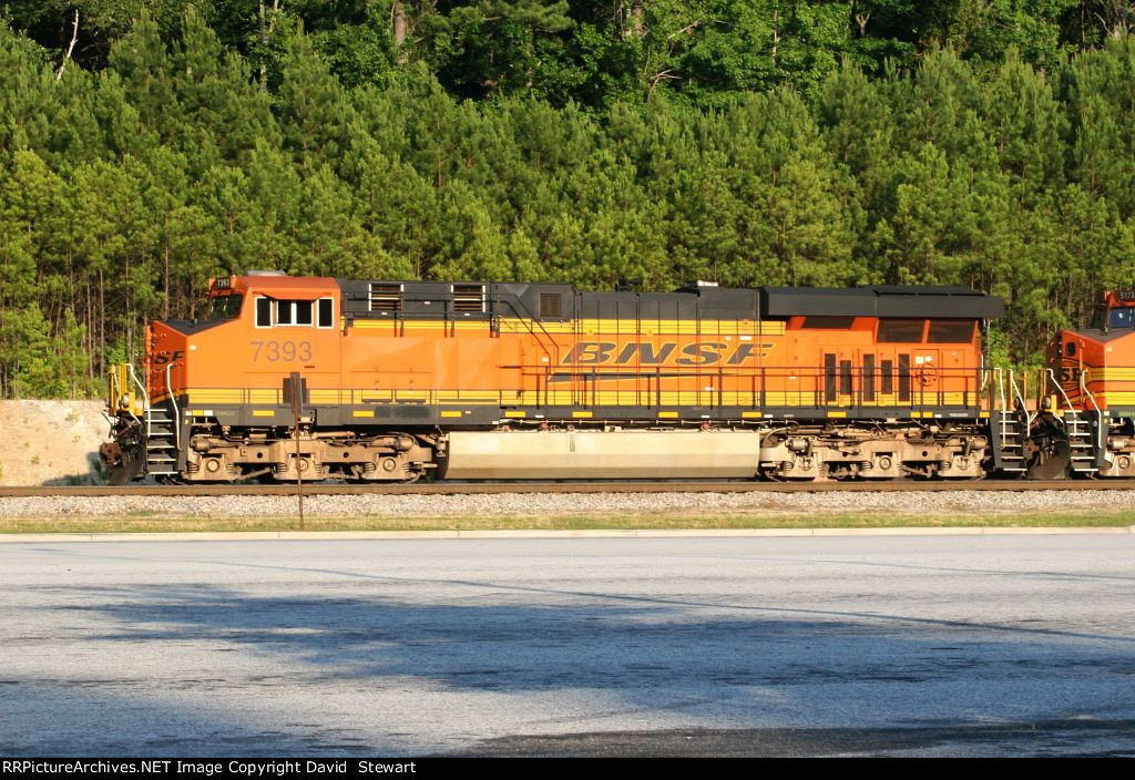 BNSF ES44DC 7393